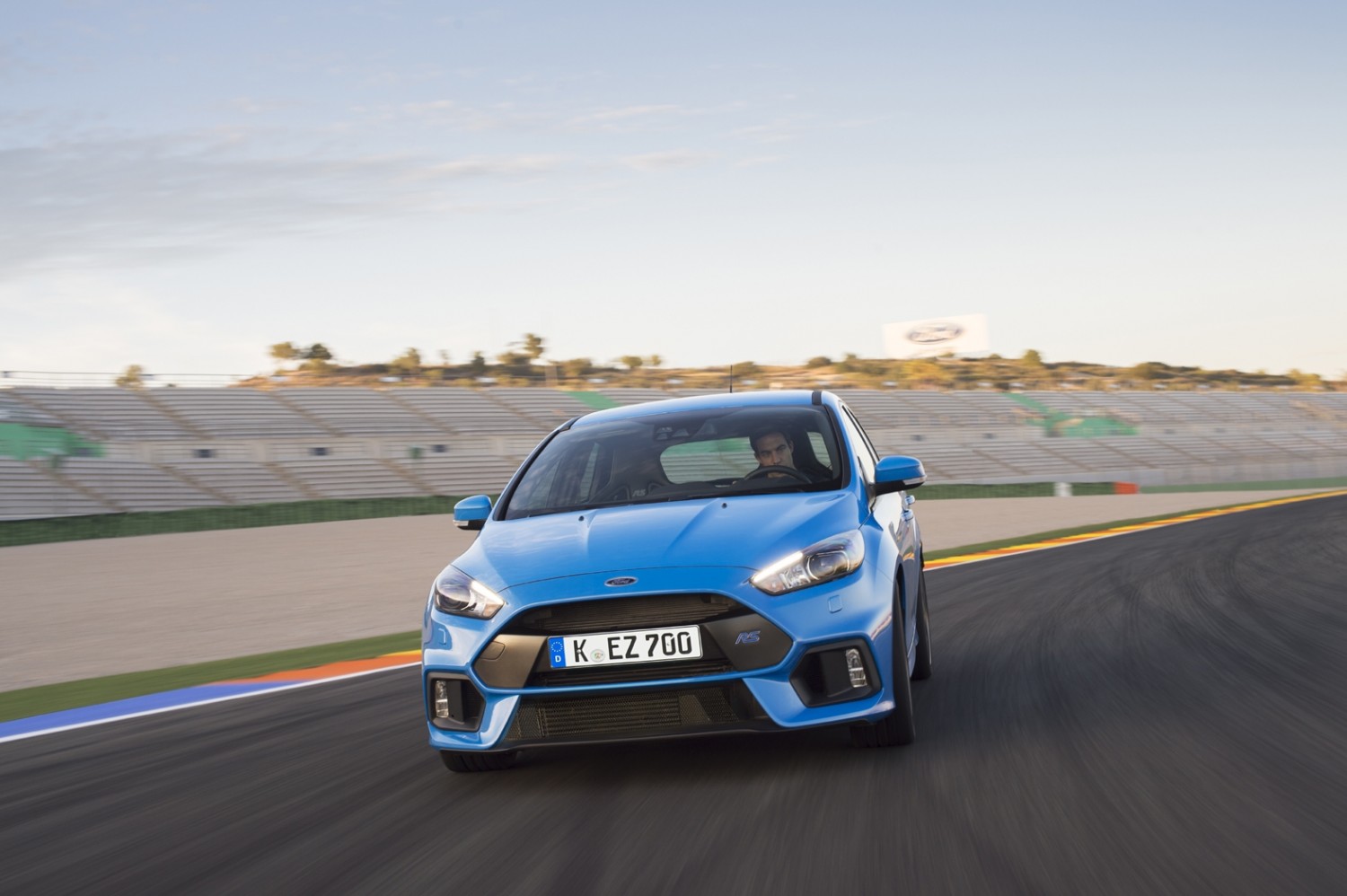 Ford Focus RS 2016 - First Drive | Eurekar