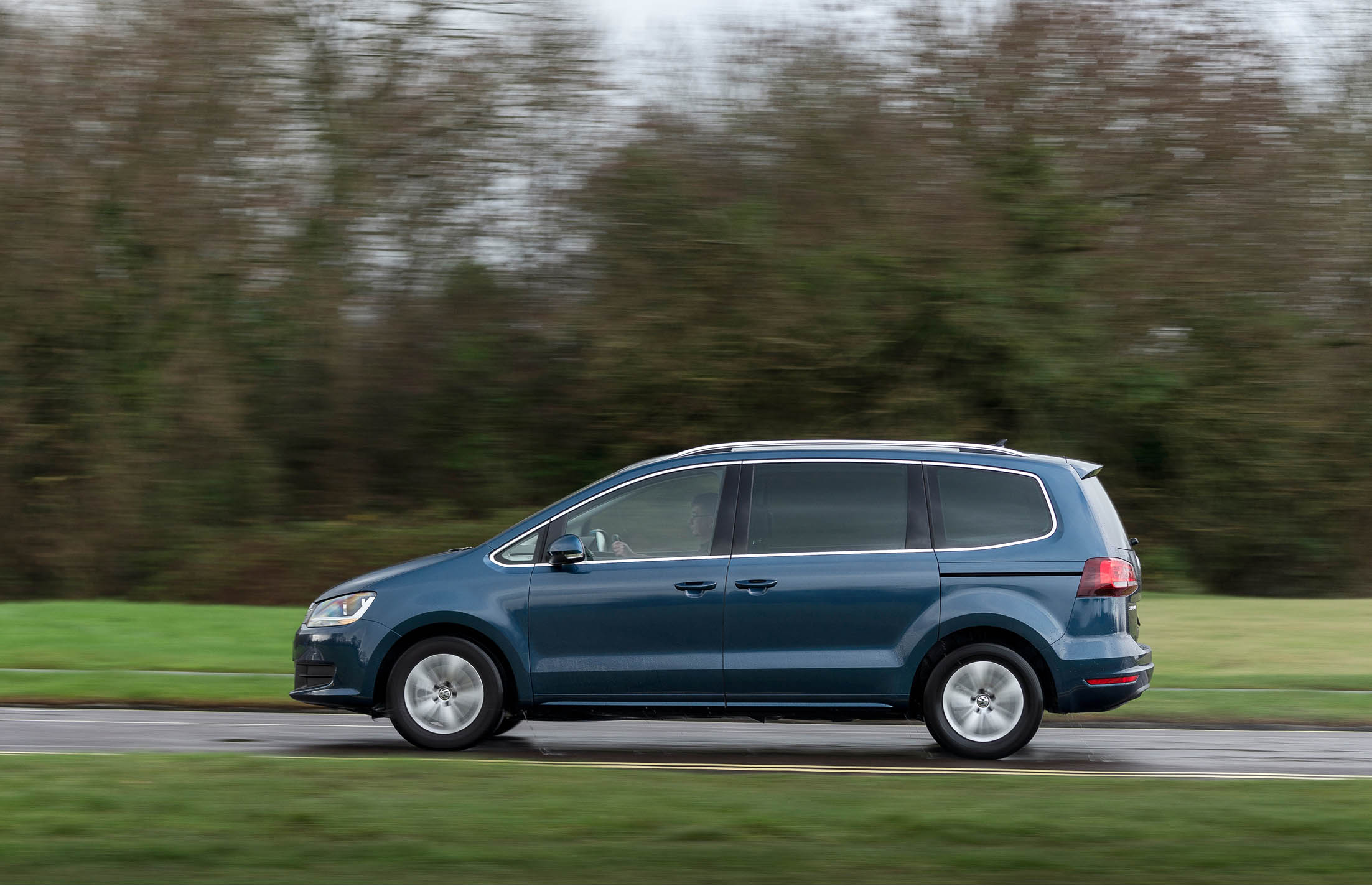 Volkswagen Sharan - Used Car Review | Eurekar