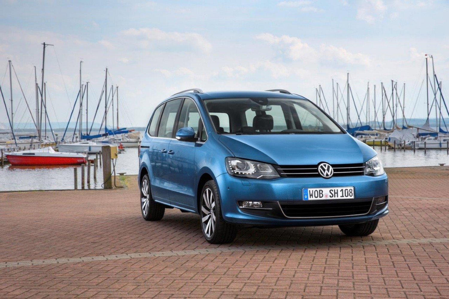 Volkswagen Sharan 2015 - First Drive | Eurekar