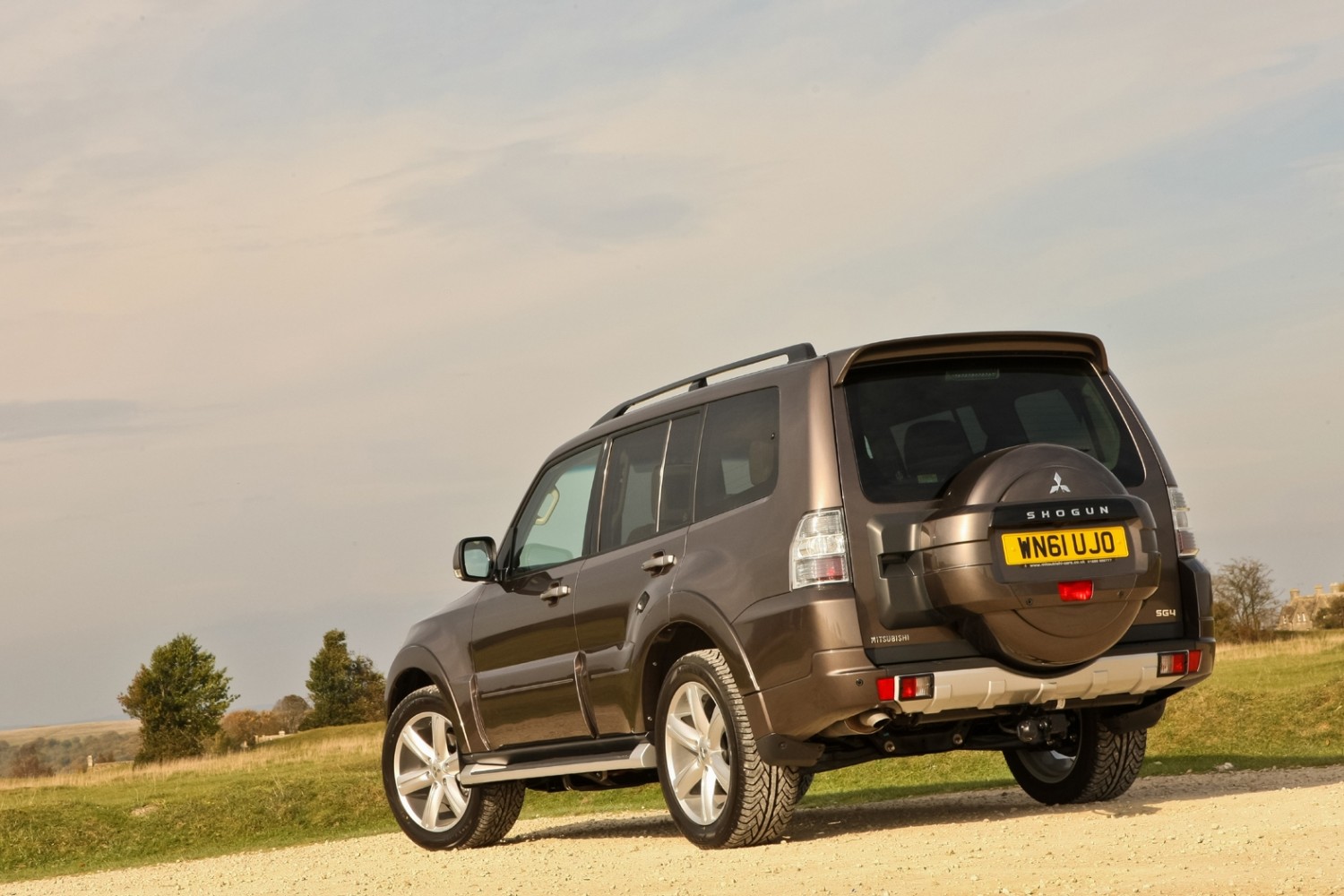 Mitsubishi Shogun 3.2 LWB DI-DC SG4 | Eurekar