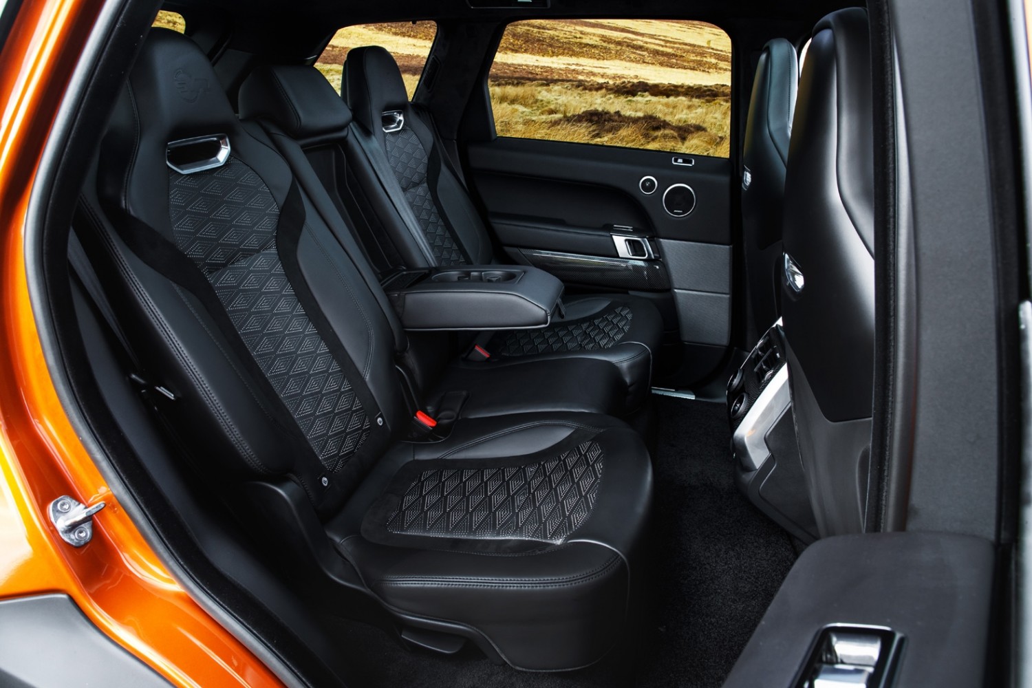 Range Rover Sport SVR a mighty flagship | Eurekar