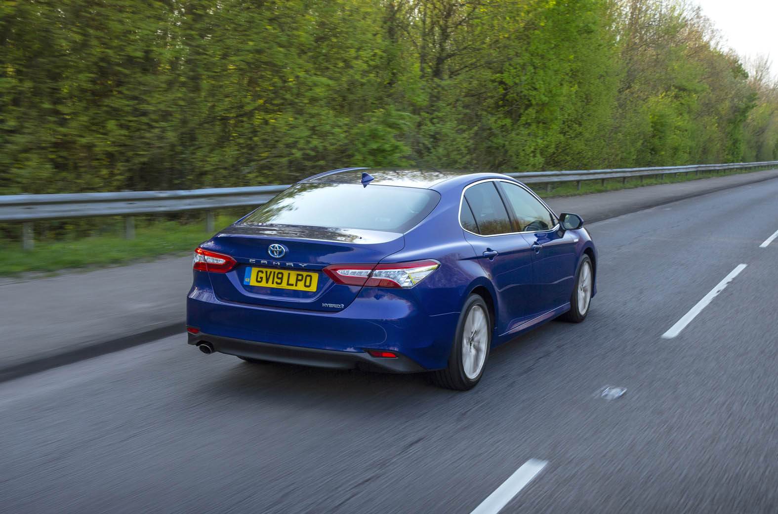 Toyota Camry Design | Eurekar