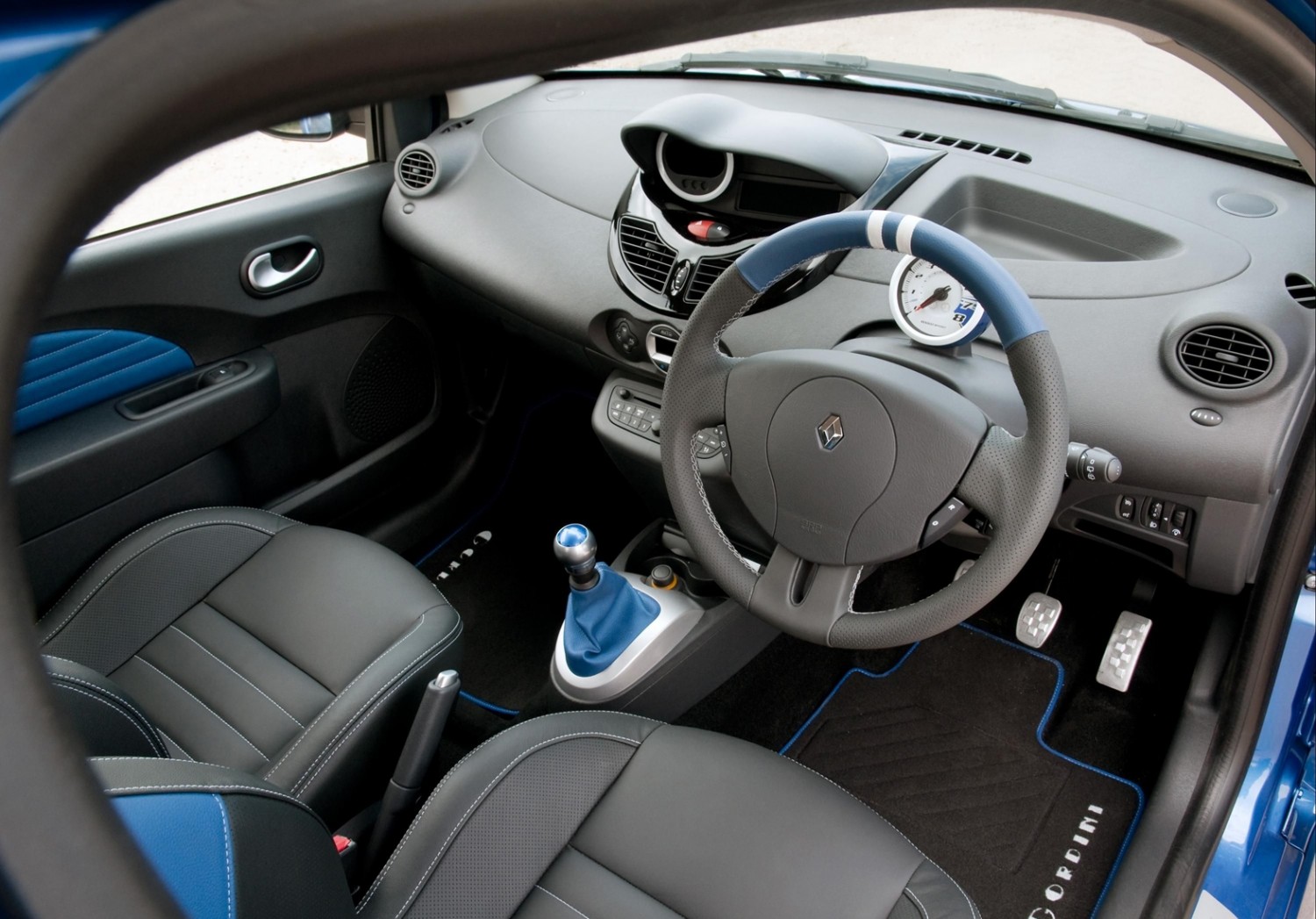 Plate change with Pzaz | Eurekar