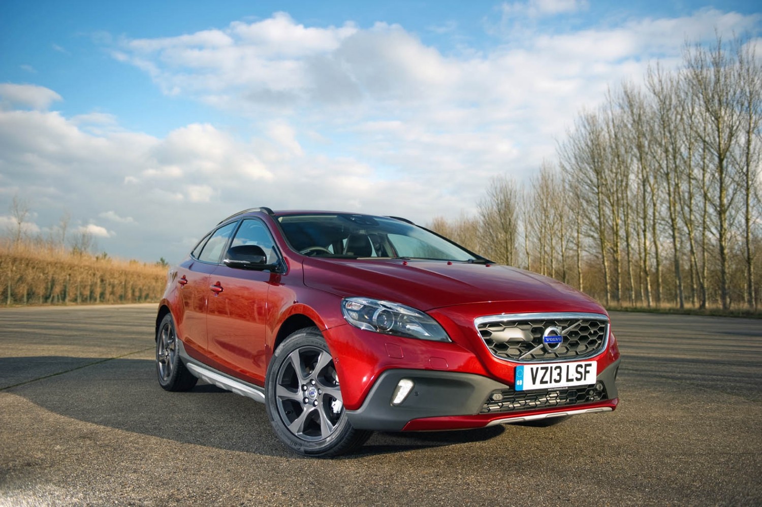 Volvo V40 Cross Country 2.0 D4 Lux Nav Geartronic | Eurekar