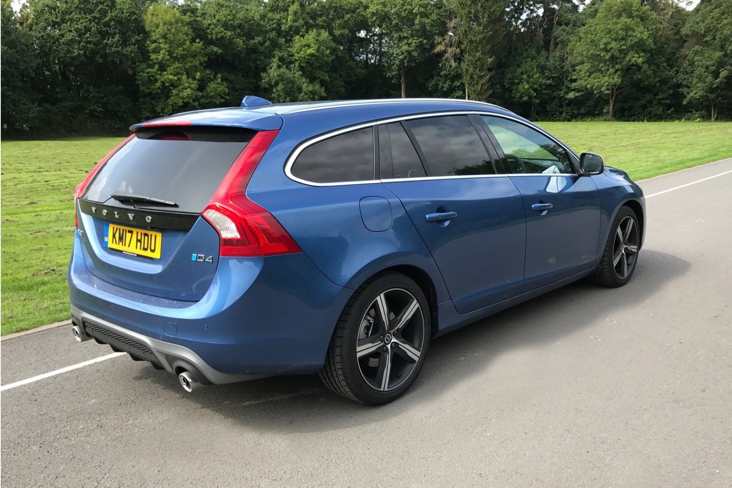 Volvo V60 D4 R-Design Lux Nav Automatic | Eurekar