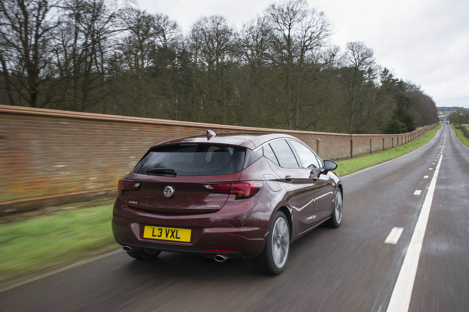 Vauxhall Astra Ultimate 1.6i | Eurekar