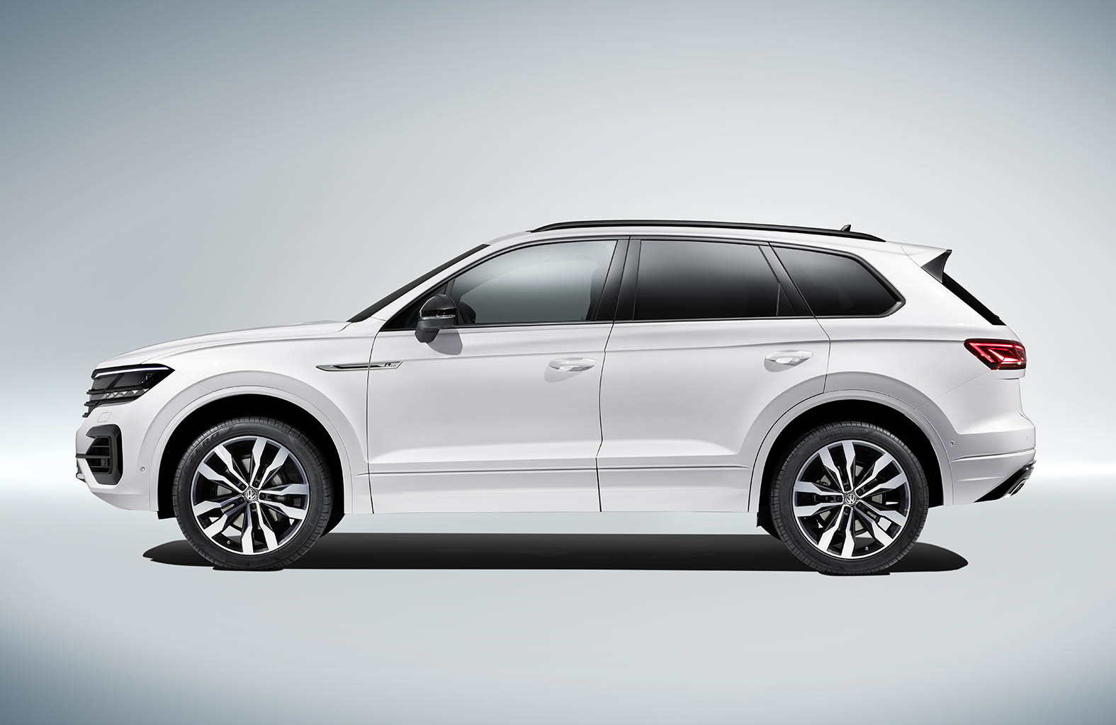 Volkswagen Touareg R-Line | Eurekar