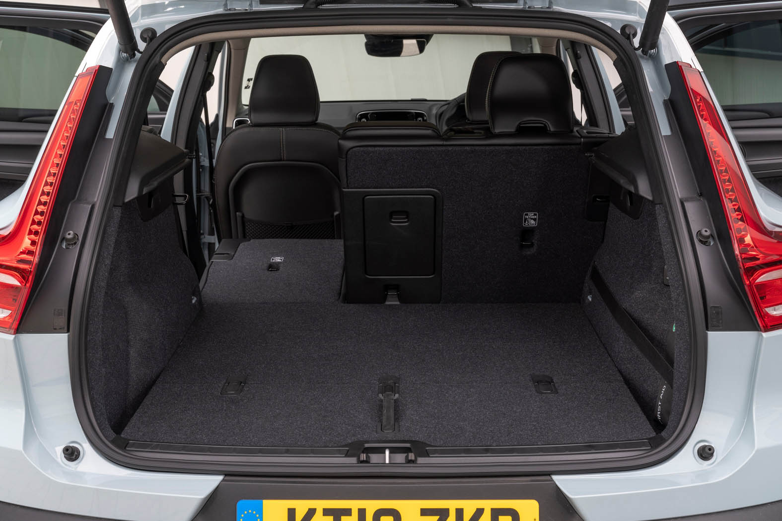 Volvo XC40 T4 AWD R-Design Pro | Eurekar