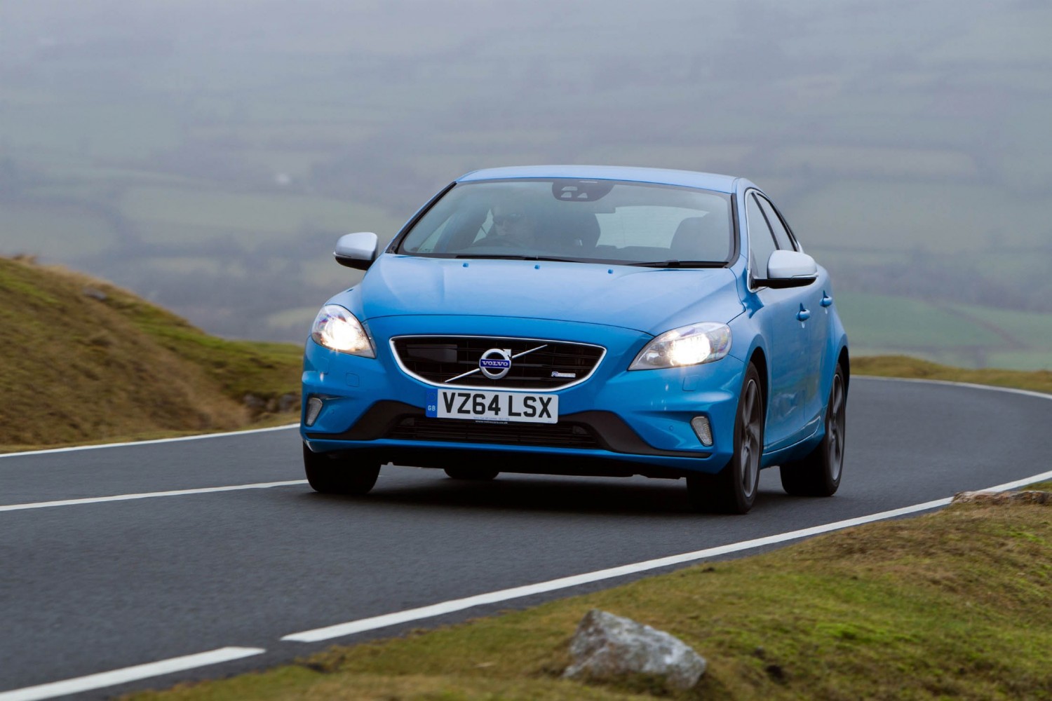 Volvo V40 D4 Geartronic SE Lux Nav | Eurekar