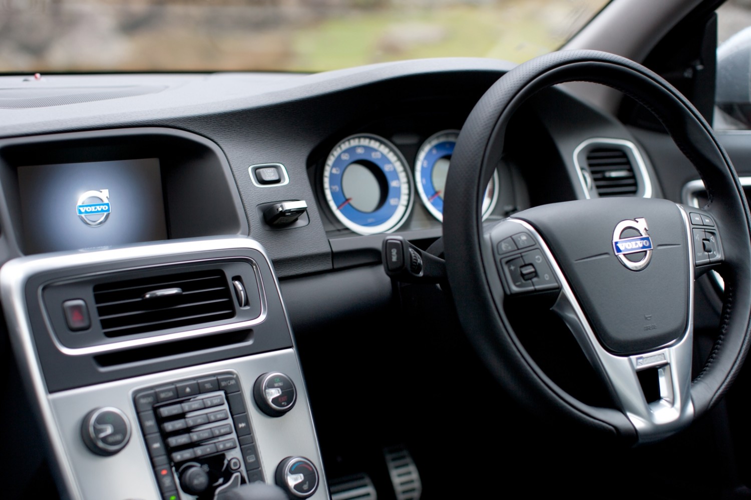 Volvo V60 D3 R-Design | Eurekar