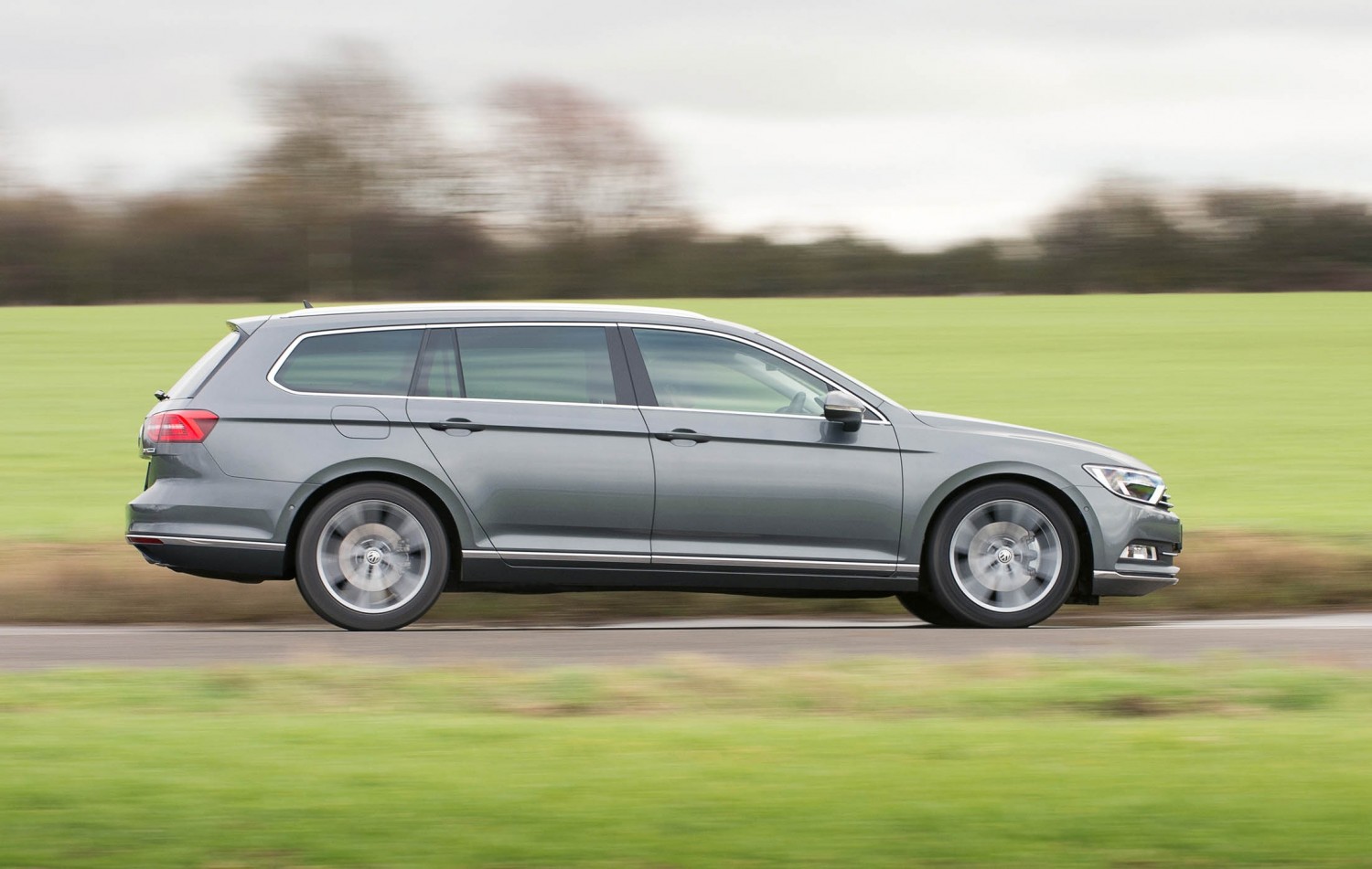 Volkswagen Passat 2.0 TDI 150 R-Line Estate | Eurekar