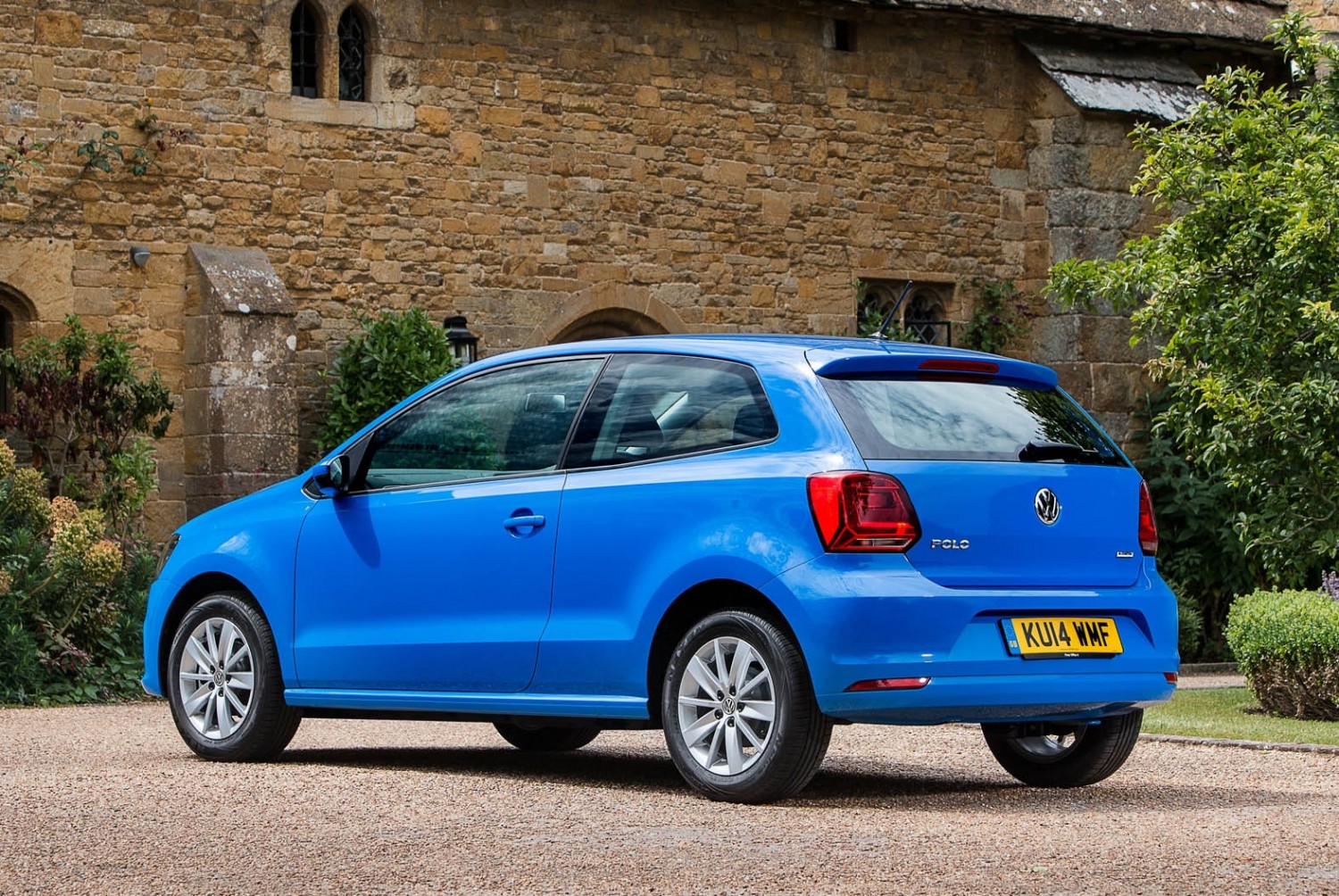 Volkswagen Polo R-Line 1.0 TSI | Eurekar