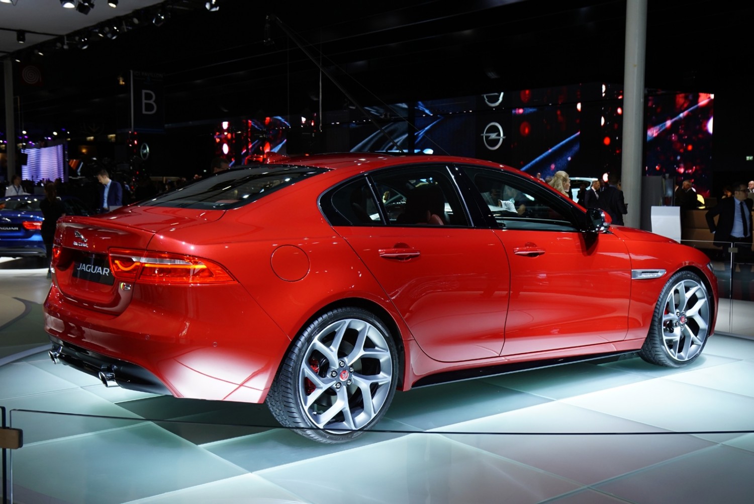 Jaguar XE 2015 - First Drive | Eurekar