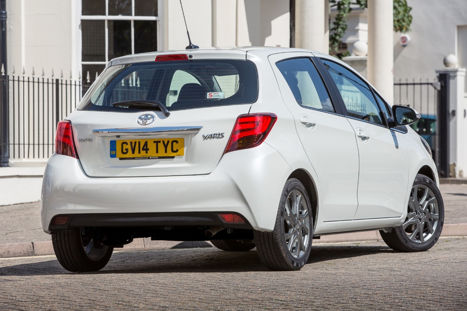 Toyota Yaris 1.5 VVT-i Hybrid CVT Icon | Eurekar
