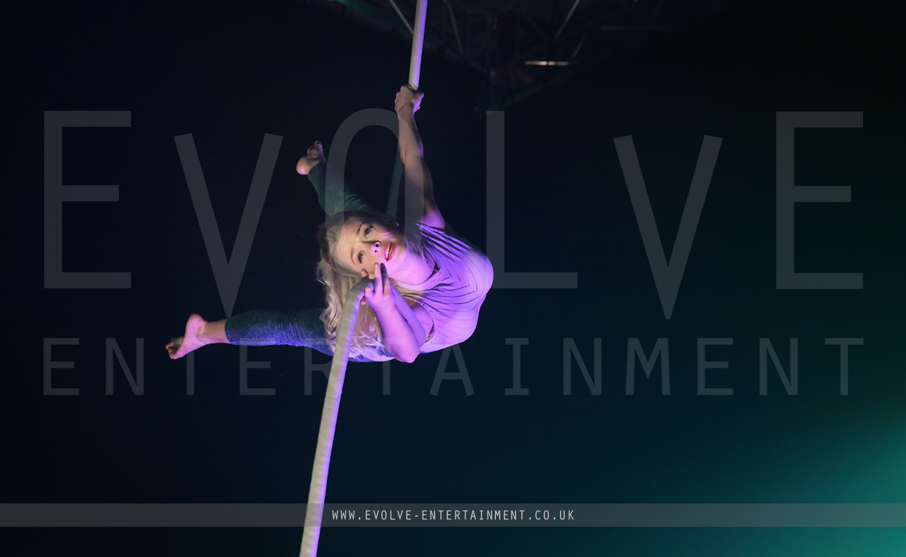 Contemporary Aerial Rope | Evolve Entertainment