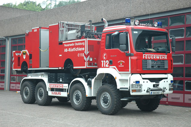 Fire Engines Photos - Duisburg MAN TGA Prime mover
