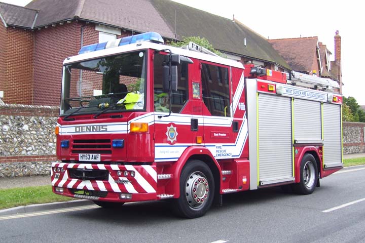 Fire Engines Photos - 2003 Dennis 'Sabre' West Sussex Fire & Rescue