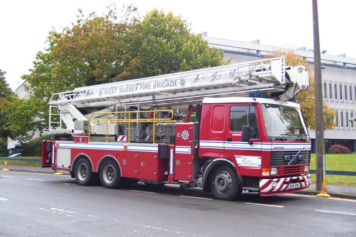 Fire Engines Photos - West Sussex F&RS Volvo/Angloco ALP.