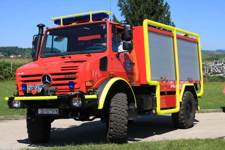 Fire Engines Photos - Fire brigade Zagreb 2008 Mercedes Unimog