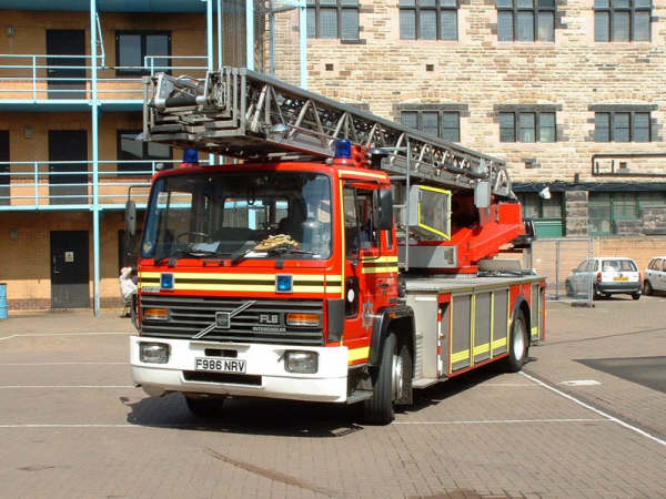Fire Engines Photos - Edinburgh Volvo Turntable ladder