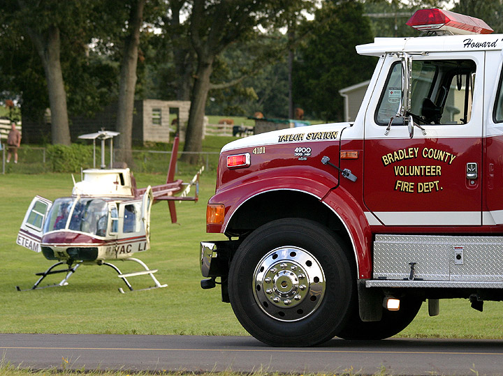 One photo, 2 websites.