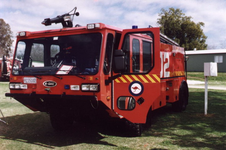 Fire Engines Photos - Air Force Fire Service Titan HPR 4x4 235002