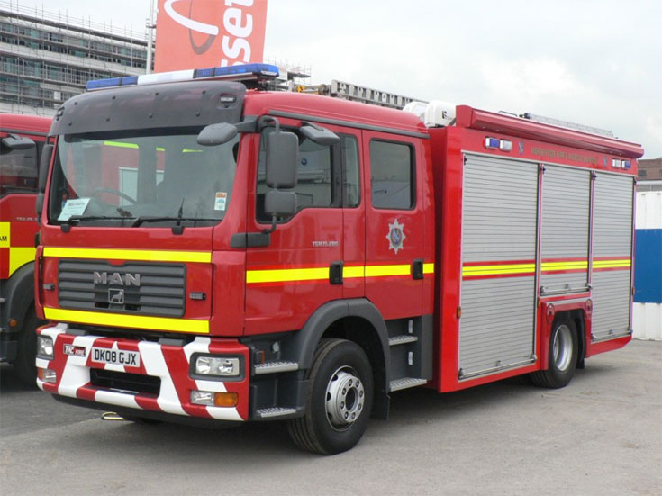 Fire Engines Photos - Merseyside F&RS - Hazmat Pump