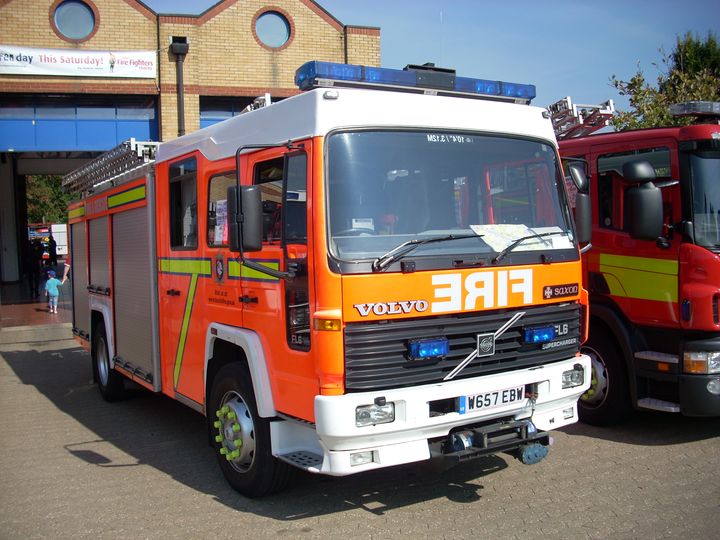 Fire Engines Photos - Buckinghamshire Volvo FL6/Saxon