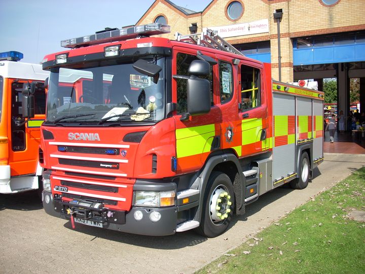 Fire Engines Photos - Buckinghamshire Scania P270 rescue pump