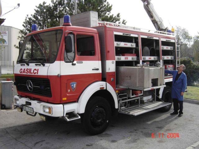 Fire Engines Photos - Mercedes Benz 1017 Automatic