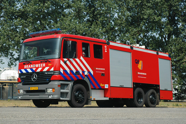 Fire Engines Photos - Q8 Refinery Actros