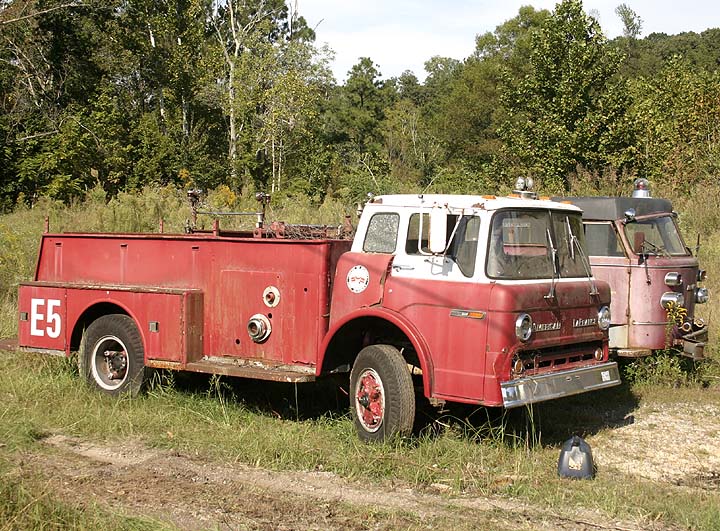 Fire Engines Photos - 1960's Ford/ALF Pumper