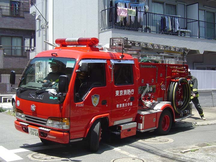 Fire Engines Photos - Tokyo Fire Department Isuzu light pumper