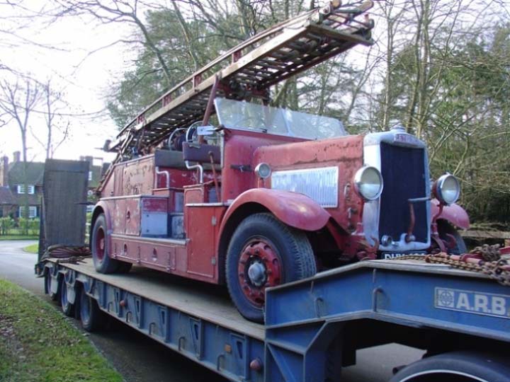 Fire Engines Photos - 1937 Leyland pump escape