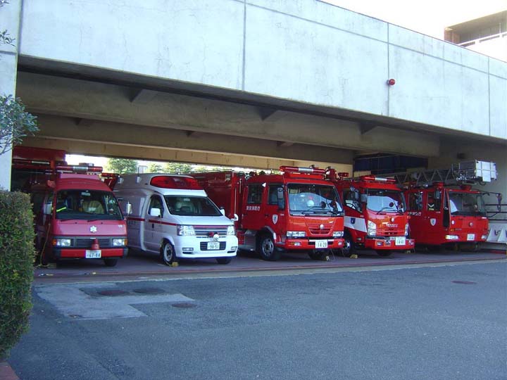 Fire Engines Photos - Tokyo Fire Department Fukagawa Fire station