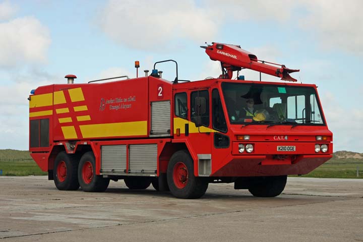 Fire Engines Photos - Donegal Airport Rescue 2 Carmichael Cobra