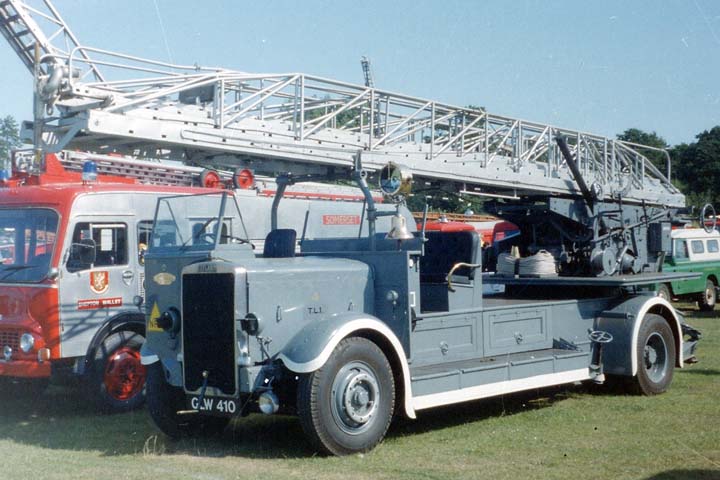 Fire Engines Photos - Old Leyland / Merryweather 100'Turntable Ladder
