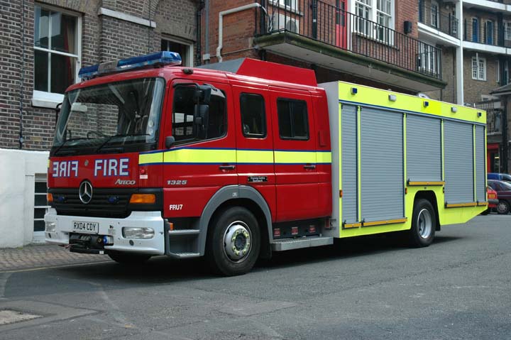 Fire Engines Photos - London Fire brigade FRU7 Mercedes Atego