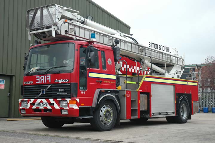 Fire Engines Photos - London Fire brigade HP19 Volvo FL6.18 HP