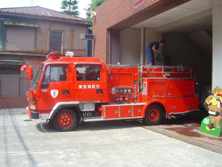 Fire Engines Photos - Tokyo Fire Department Isuzu pumper
