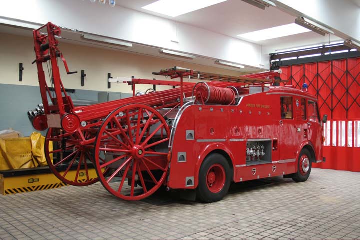 Fire Engines Photos - London Fire brigade Dennis SLW178 rear