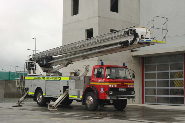 Fire Engines Photos - Drogheda Fire & Rescue Ford Hydraulic Platform