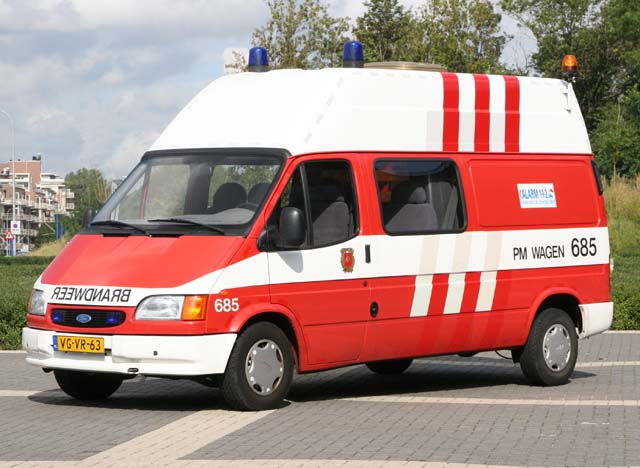 Fire Engines Photos - L-V Ford Transit 685
