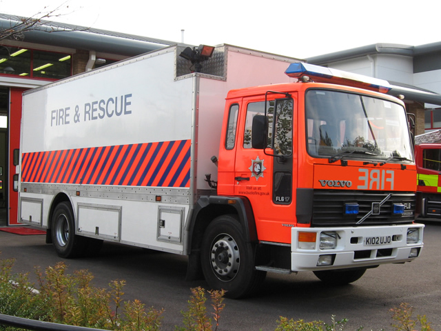 Fire Engines Photos - Fire Support Unit (Bucks Fire & Rescue Service)