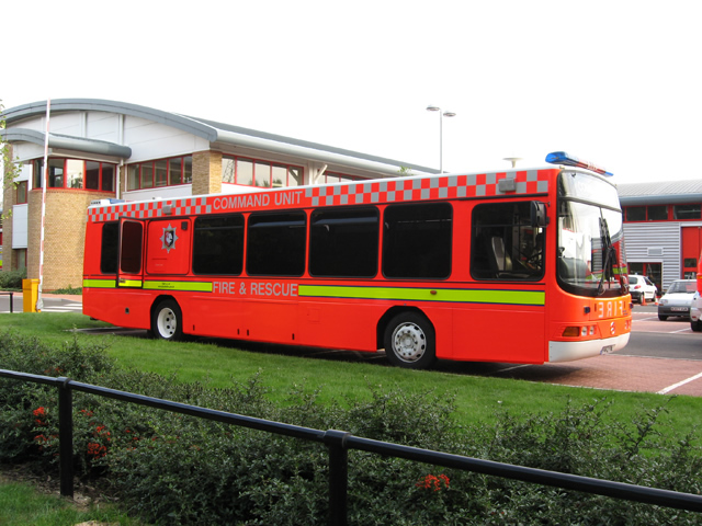 Fire Engines Photos - Command Unit (Bucks Fire & Rescue Service)