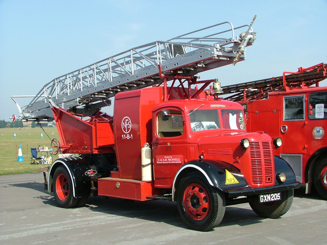 Fire Engines Photos - Austin Turntable ladder