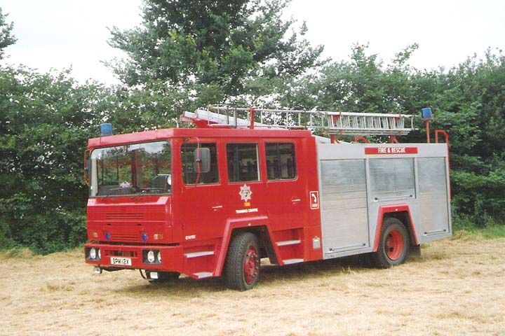 Fire Engines Photos - Surrey Fire Brigade 1980 Shelvoke&Drewry WrT