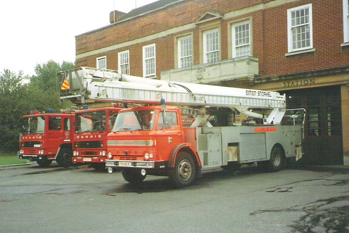Fire Engines Photos - Surrey Fire Brigade 1978 Ford/Simon 85ft HP