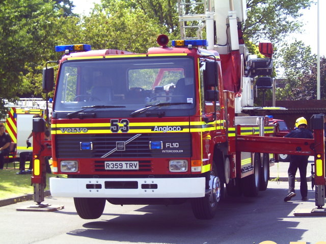 Fire Engines Photos - Hampshire Aerial Ladder Platform