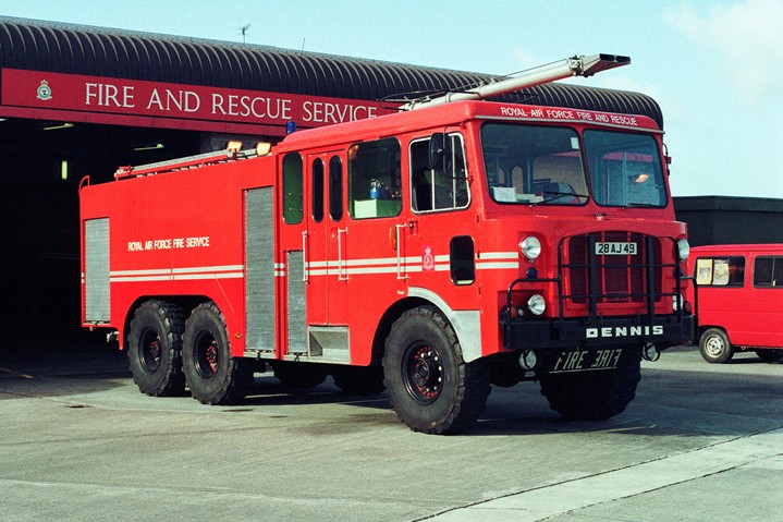 Fire Engines Photos - Mk 9, 28AJ49 RAF St. Mawgan